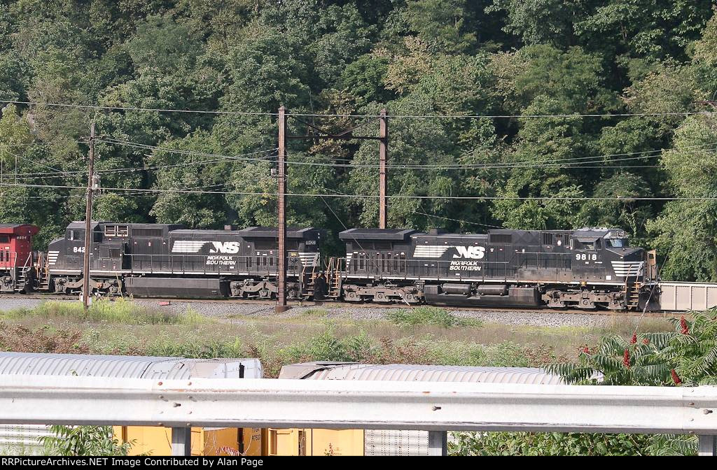 NS C40-8W 8420 and C44-9W 9818